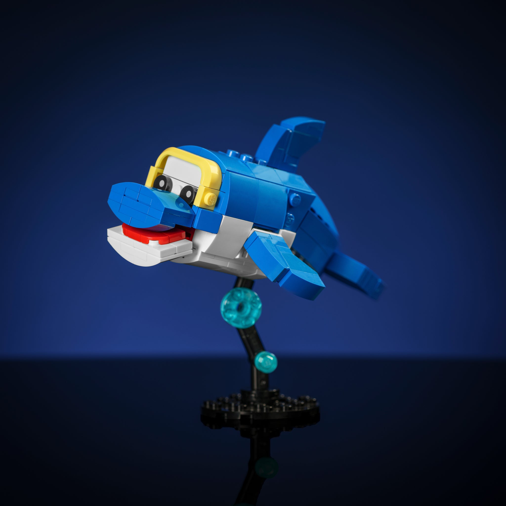 Mini Italian Dolphin | Build it Yourself with LEGO®