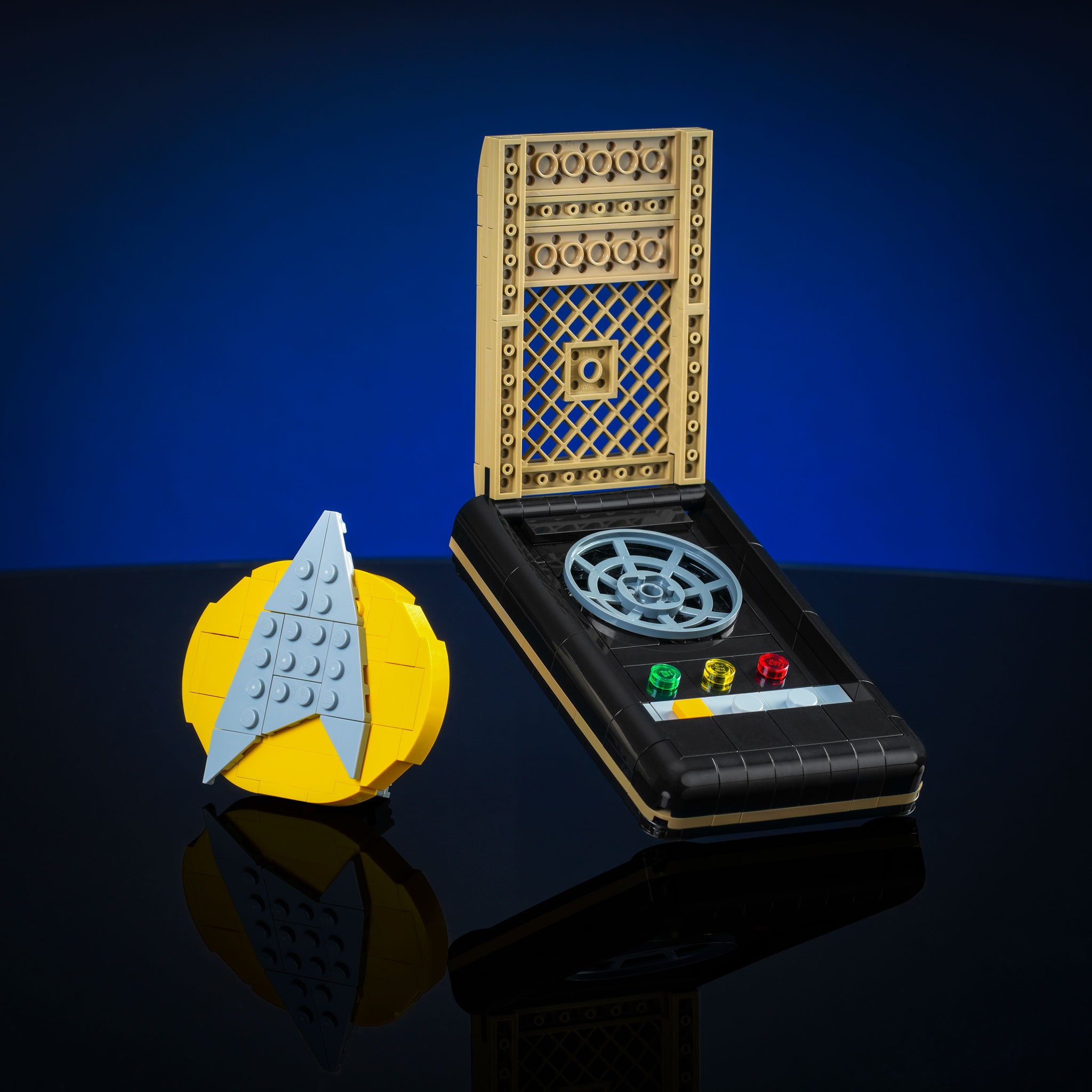 Federation Badge & Original Communicator | Build it Yourself with LEGO®
